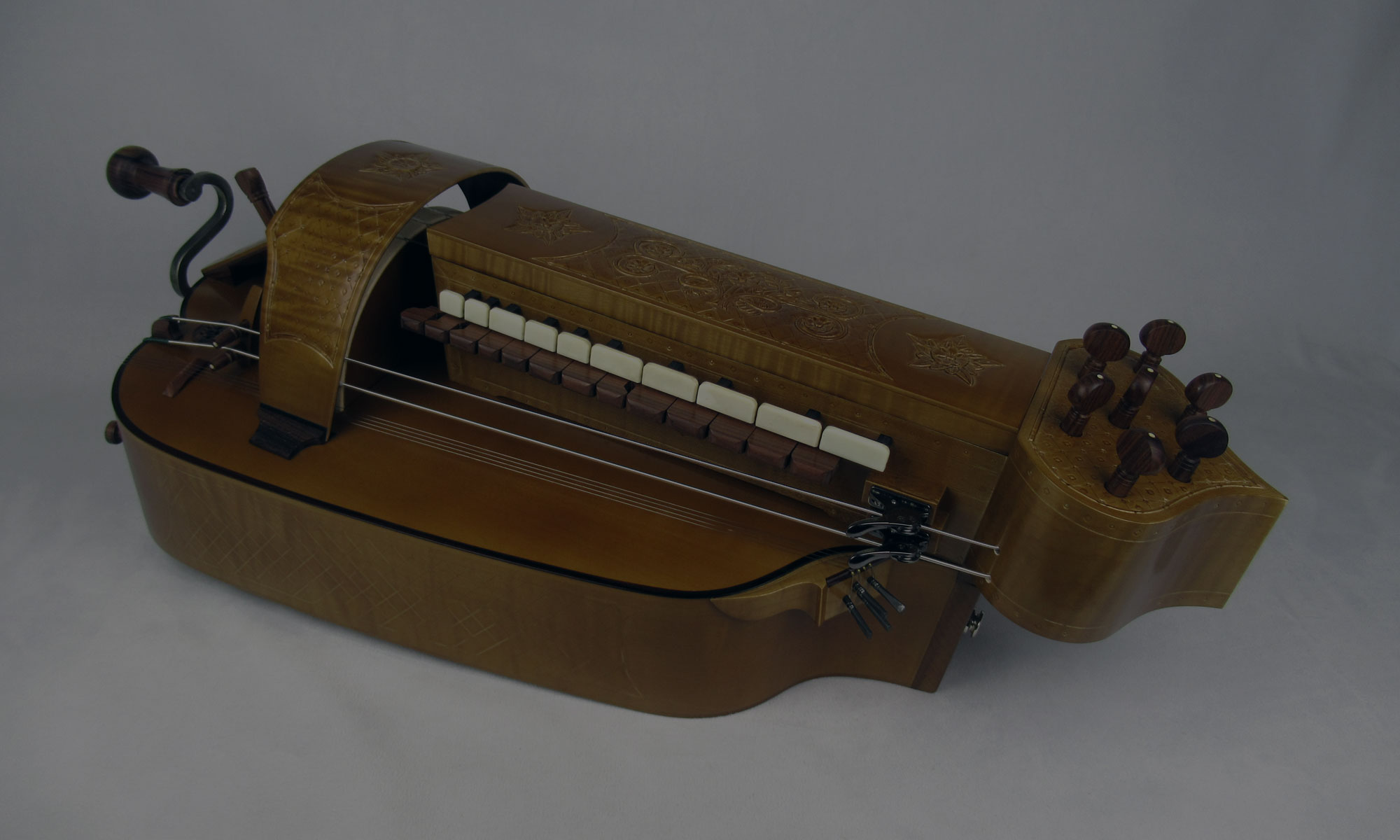 Vielles Kerboeuf – Lutherie – Facture de vielles à roue