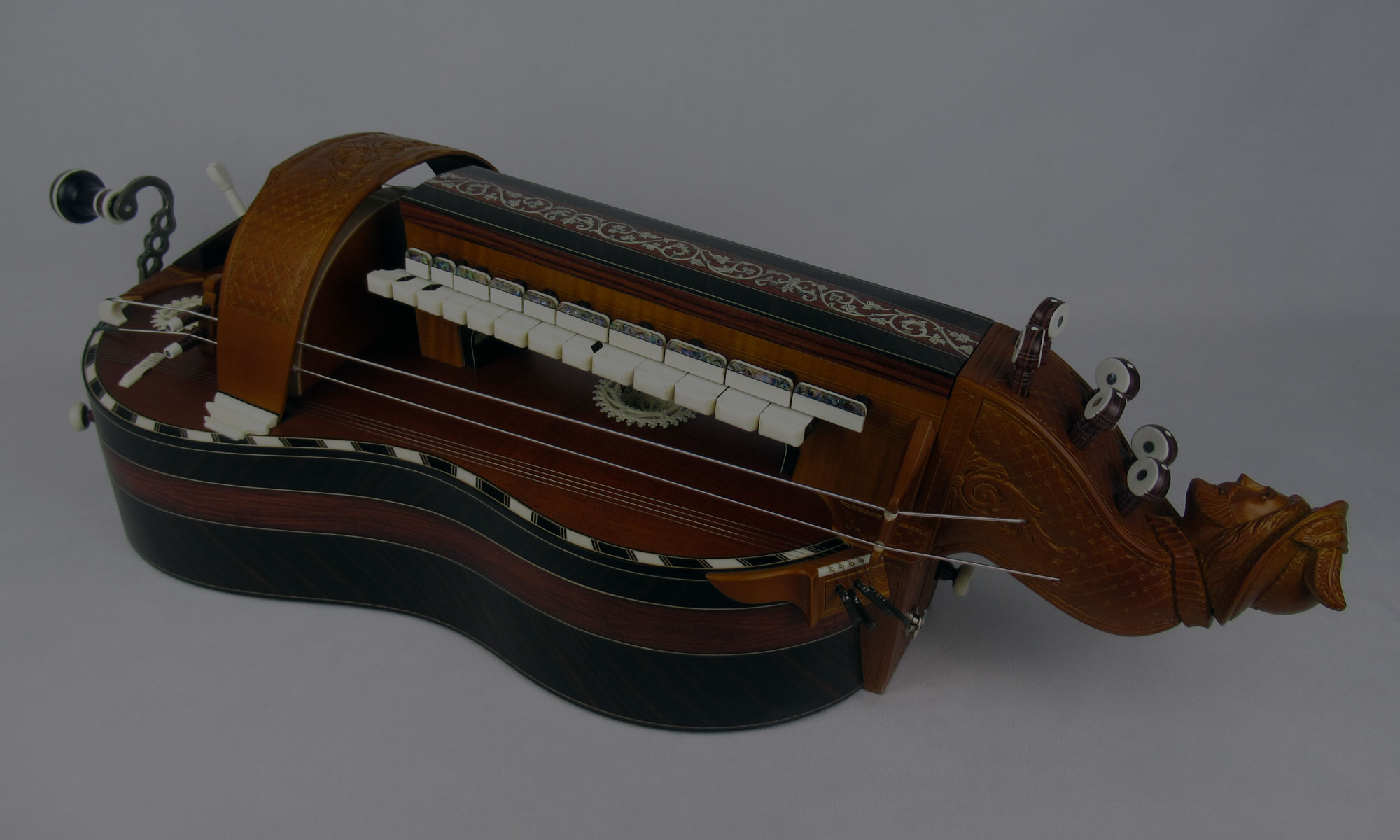 Vielles Kerboeuf – Lutherie – Facture de vielles à roue