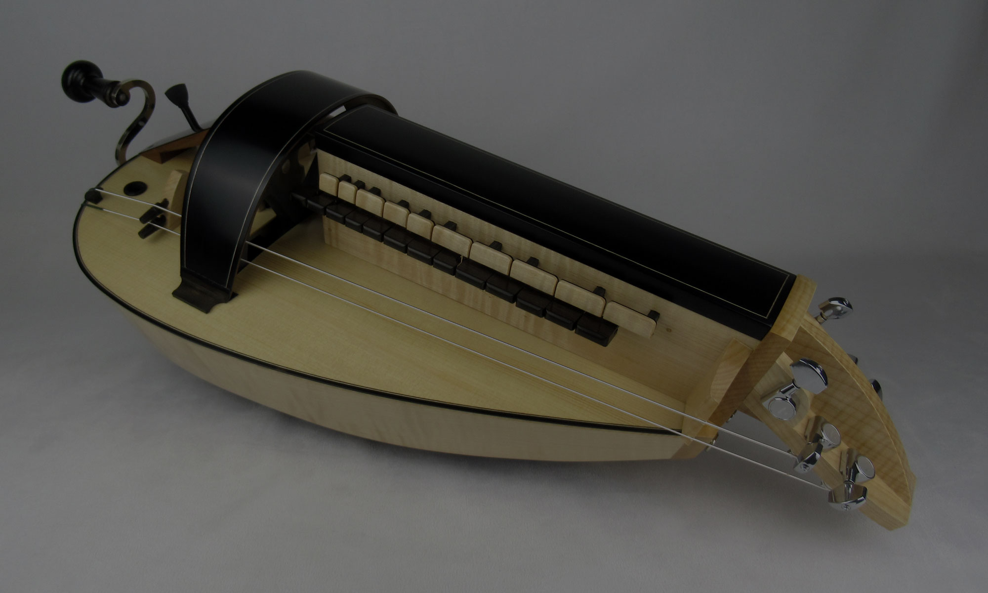 Vielles Kerboeuf – Lutherie – Facture de vielles à roue